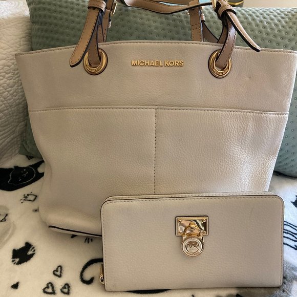 Michael Kors | Bags | Michael Kors White Leather Tote With Matching ...